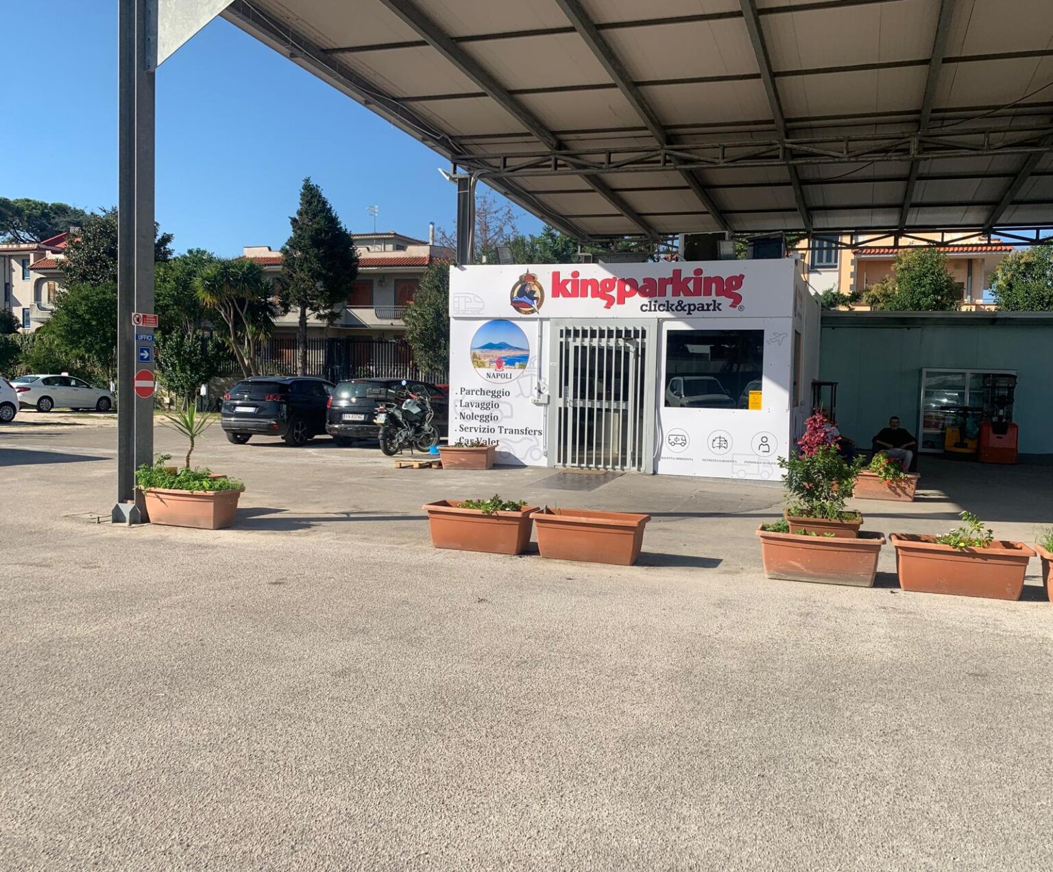 Kingparking | Prenota il tuo parcheggio per l'Aeroporto di Napoli Capodichino